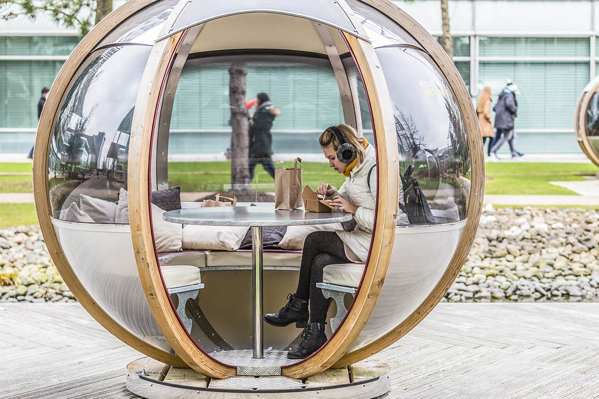 Why a Rotating Seater Pod is the Ultimate Office Escape